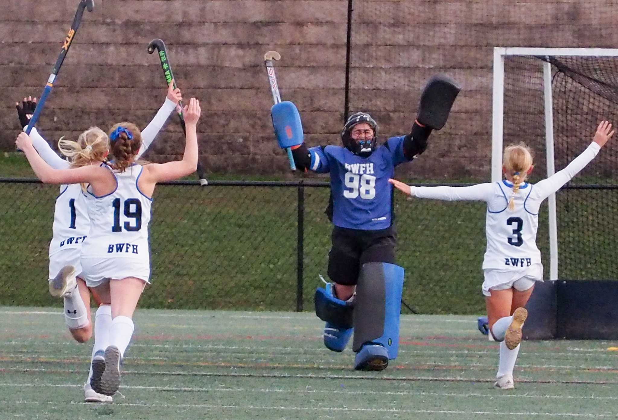 Darien defeats Staples for CIAC Class L field hockey title
