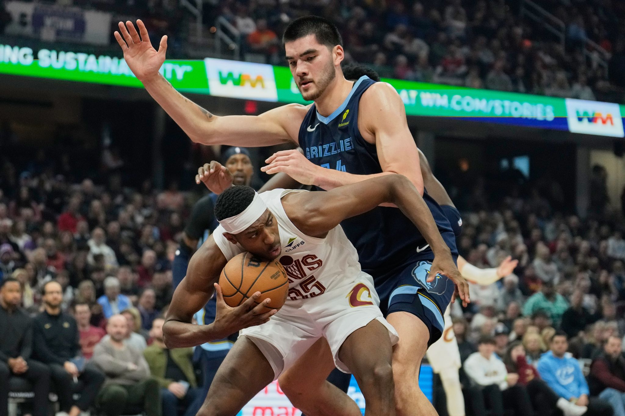 Donovan Mitchell scores 30 as Cavaliers rally for 108-100 win over ...