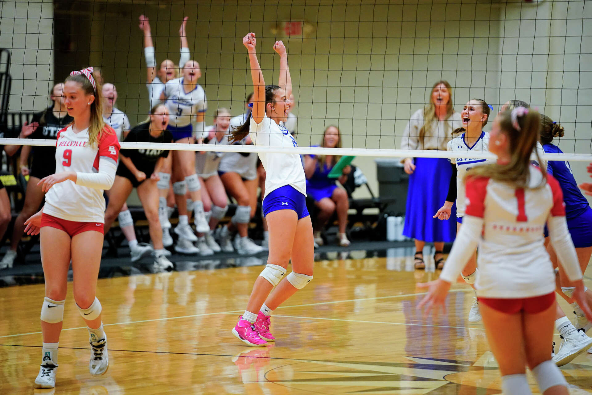 La Vernia sweeps Bellville to advance to UIL volleyball state final