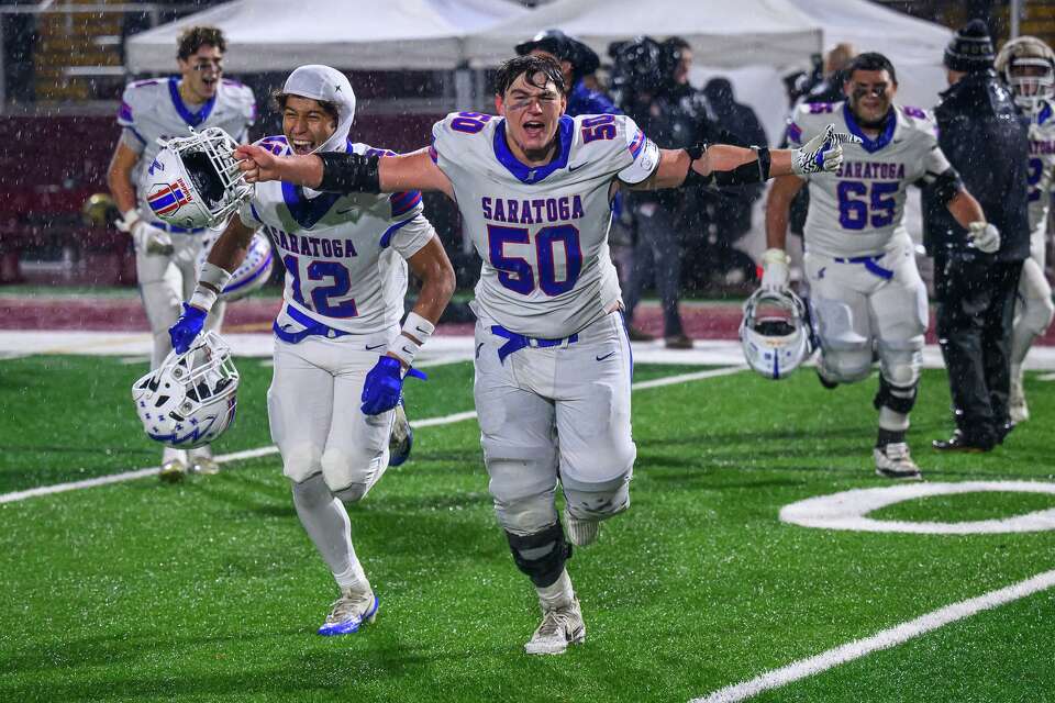 Saratoga Springs upsets CBA in Section 2 football Super Bowl