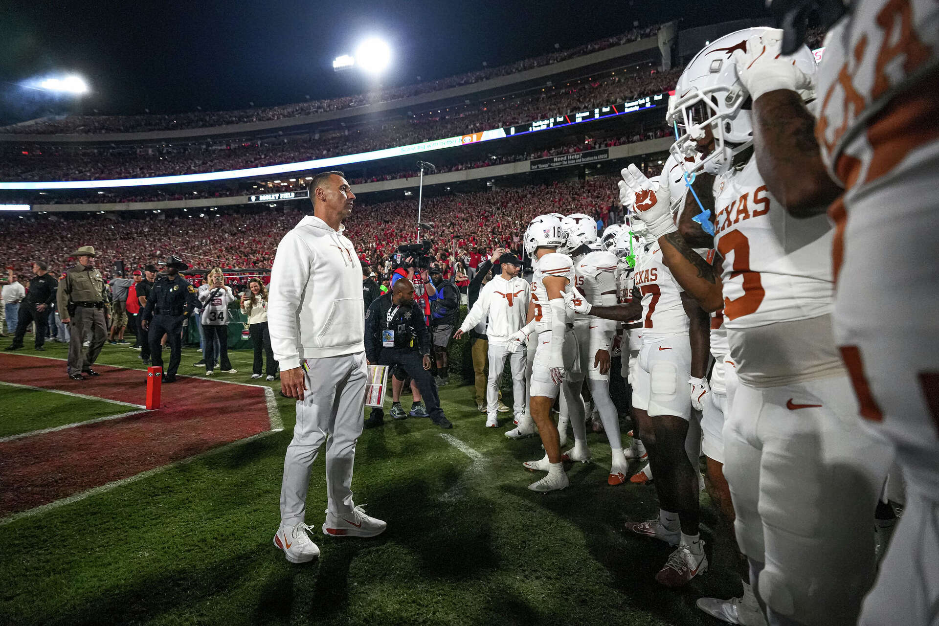 Texas football vs Georgia game score: Live updates, how to watch