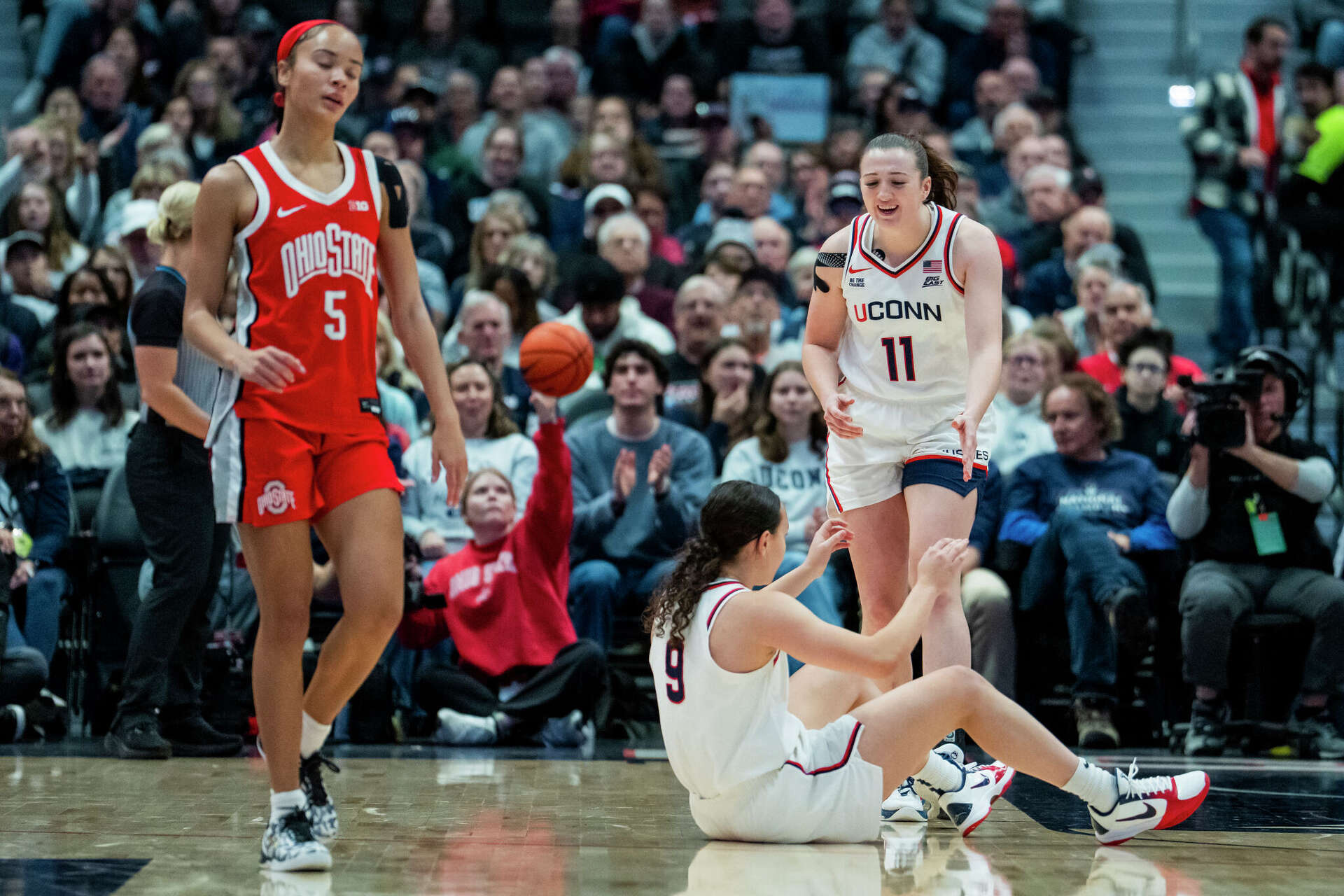 Sarah Strong dominates in UConn victory over Ohio State