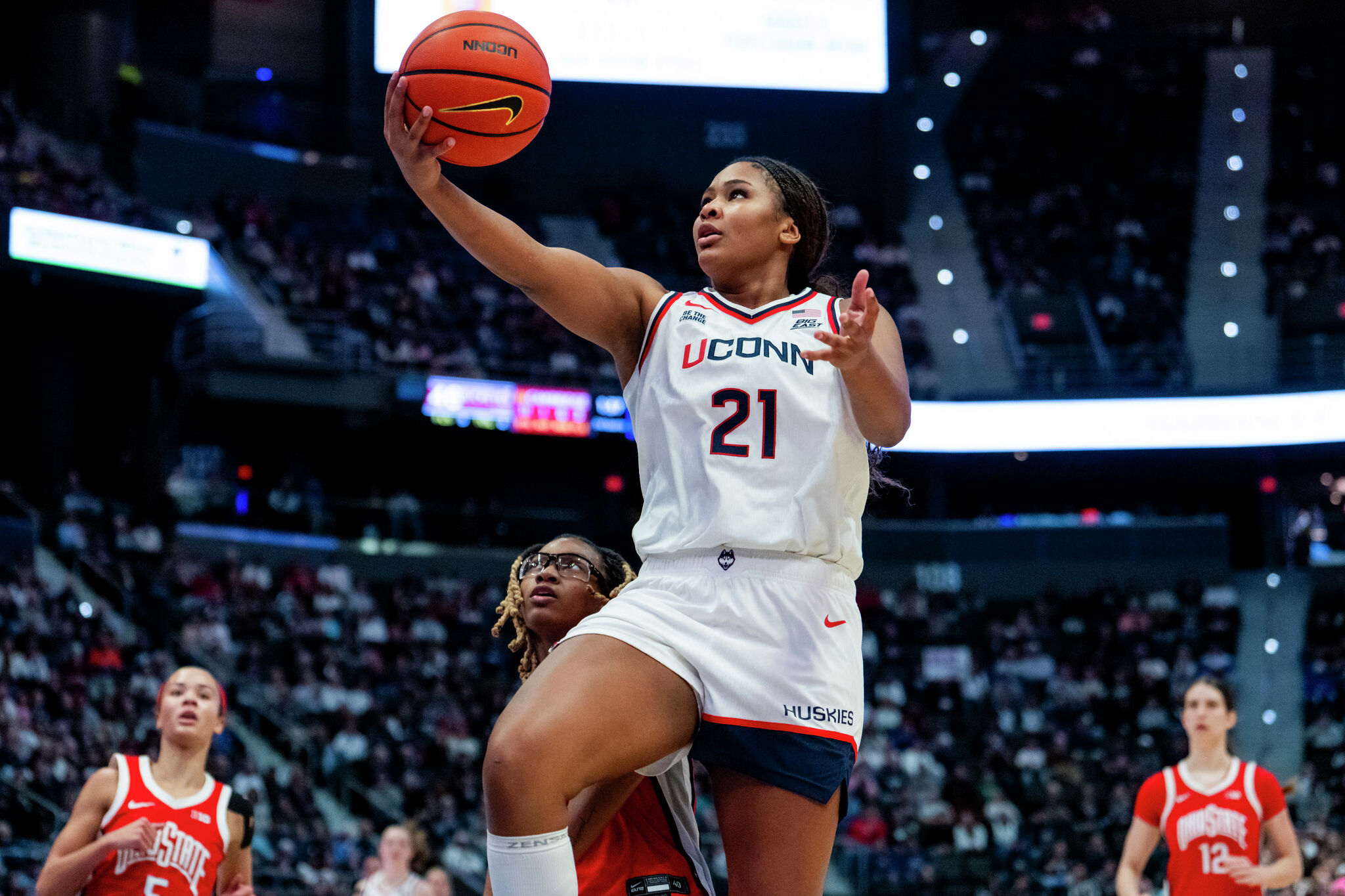 Sarah Strong dominates in UConn victory over Ohio State
