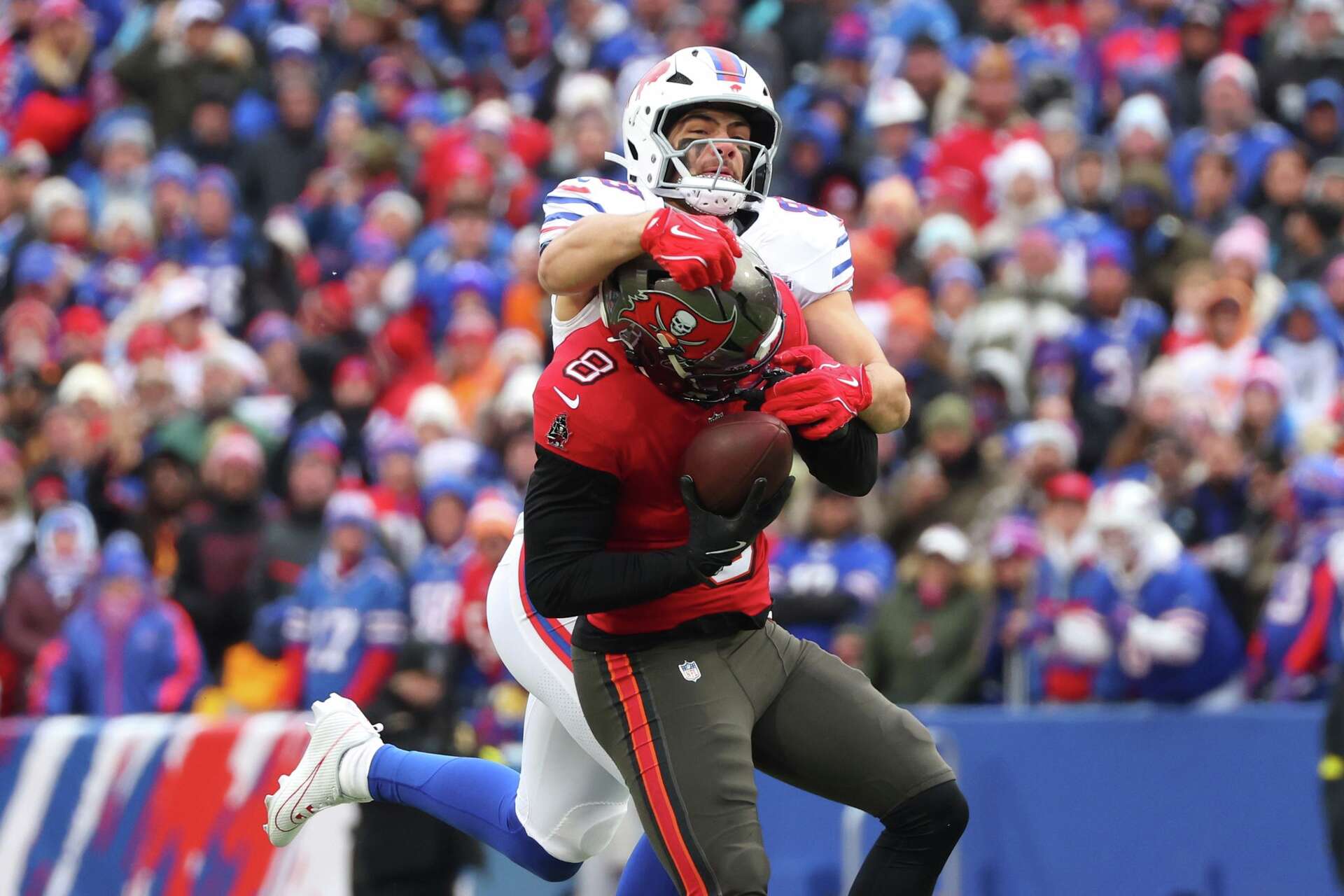 Josh Allen has 3 TDs passing, 3 rushing to outduel Baker Mayfield as ...