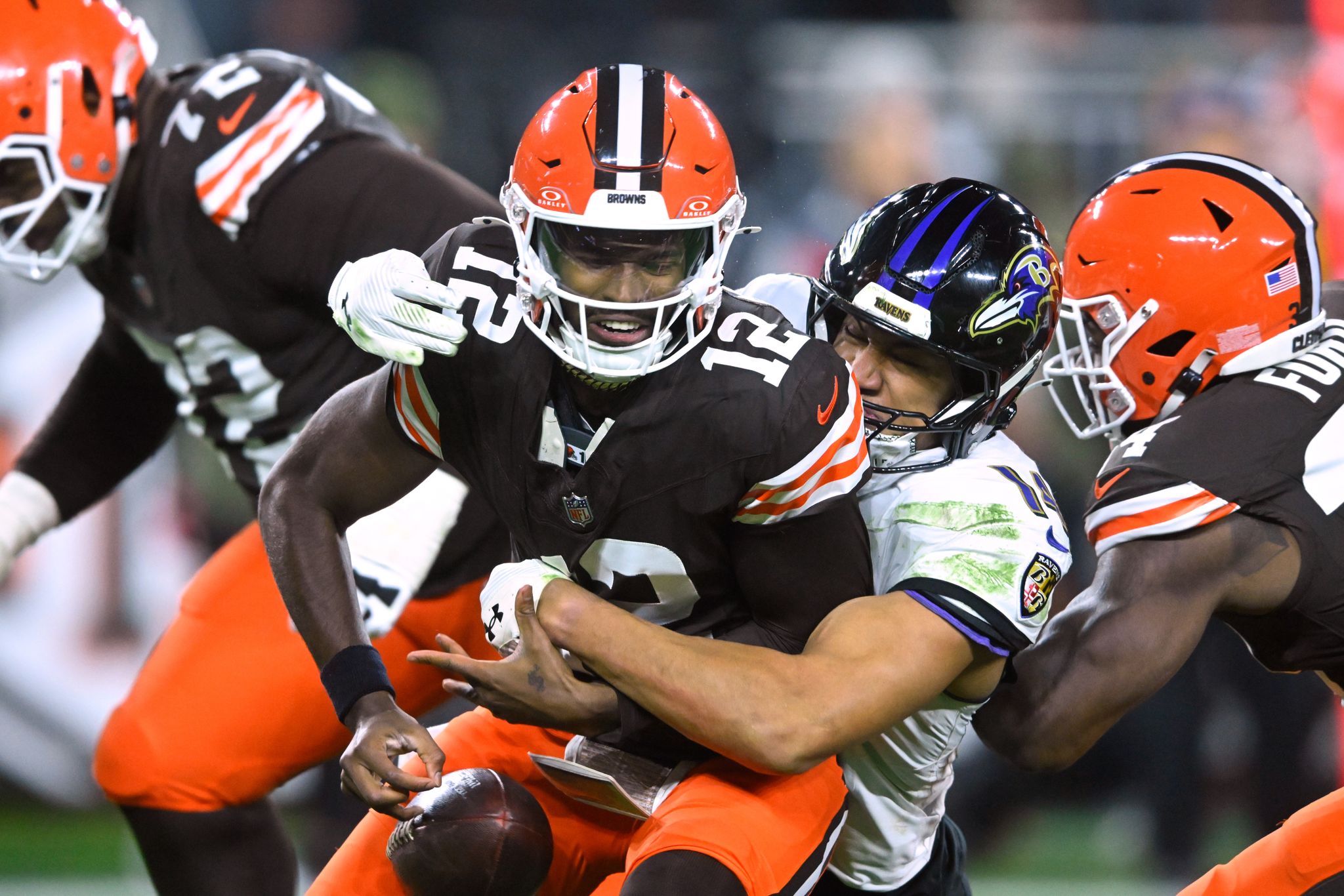 Browns QB Shedeur Sanders makes NFL debut after Dillon Gabriel departs ...