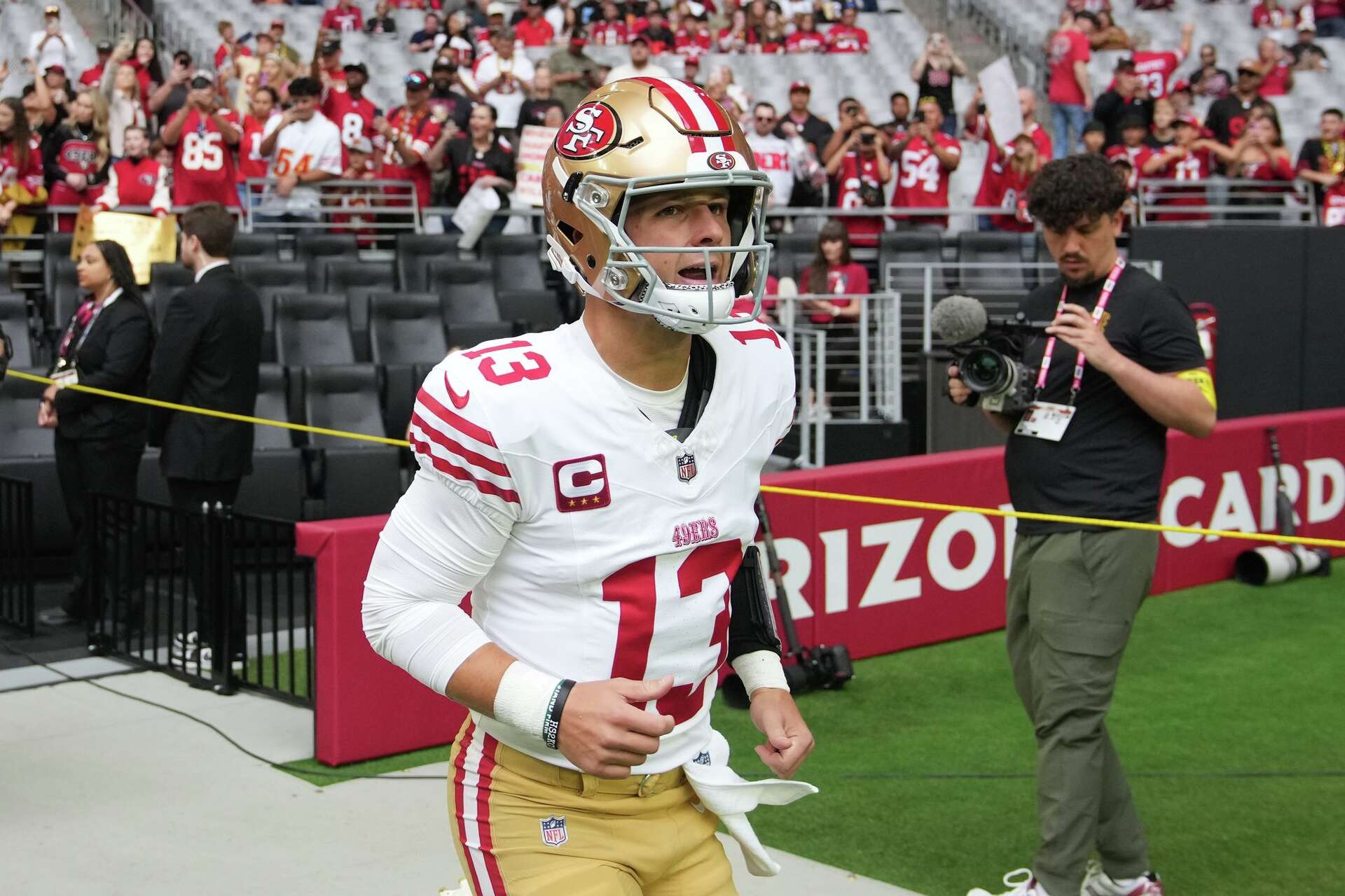 Brock Purdy flexes mastery of 49ers’ playbook in romp over Cardinals