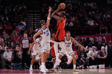 Durant anota 35, Sengun 30 y 12 rebotes y Rockets vencen 117-113 a ...