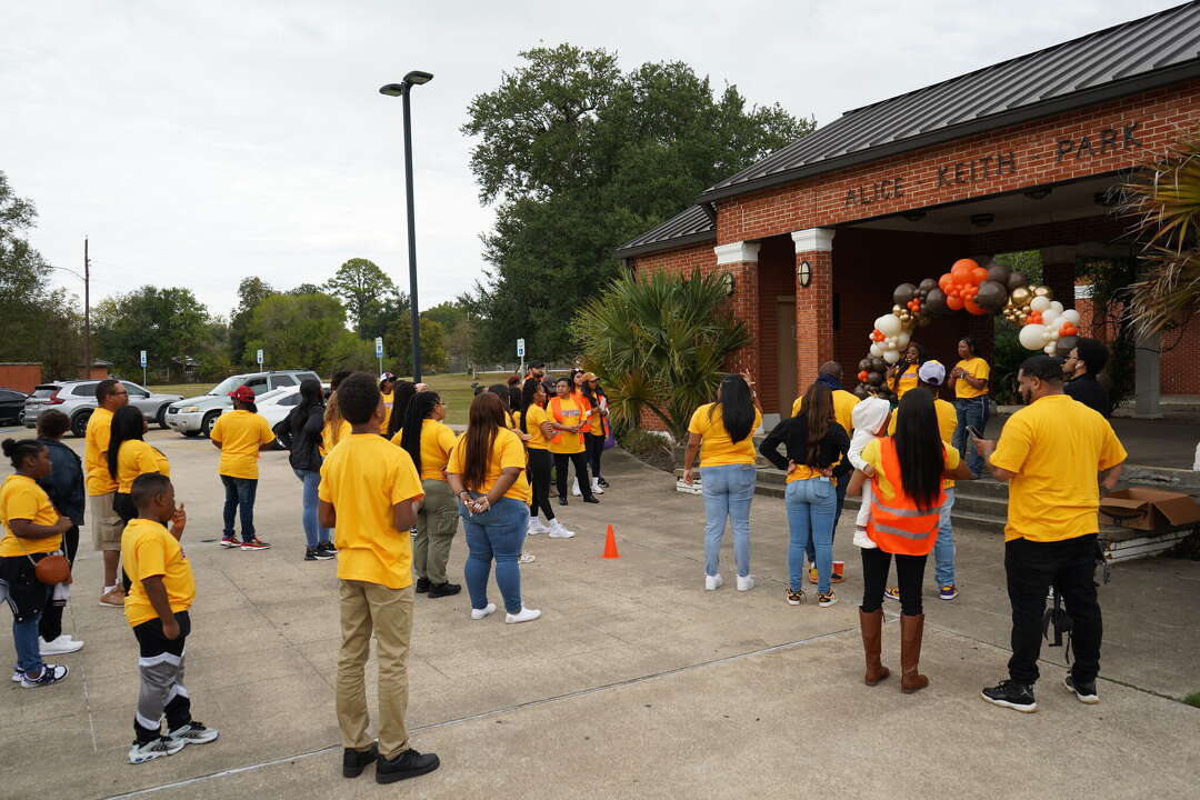 Beaumont Thanksgiving drive-thru to help more than 300 families