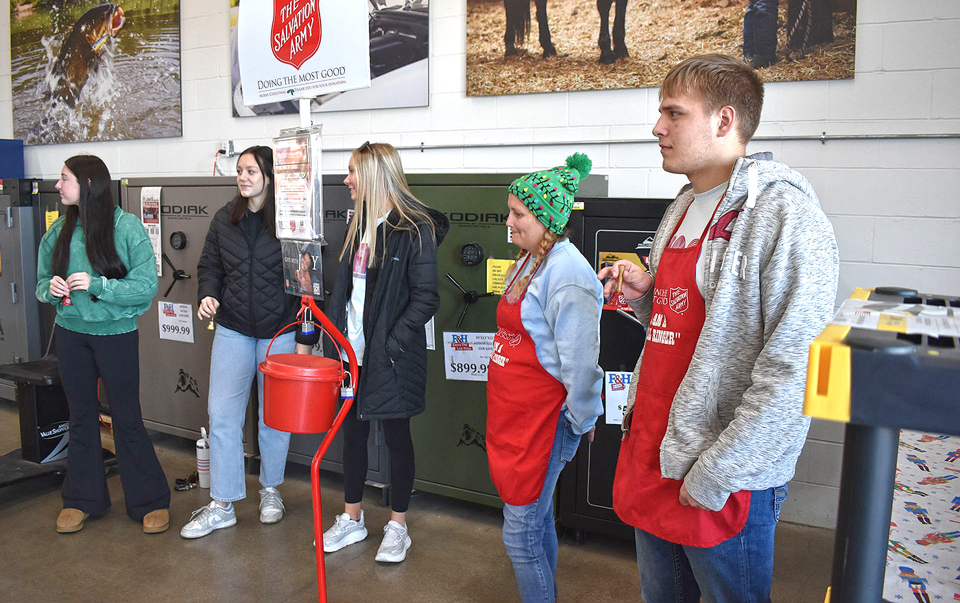 Pakistani forces kill 15 militants in raids on their hideouts in ...