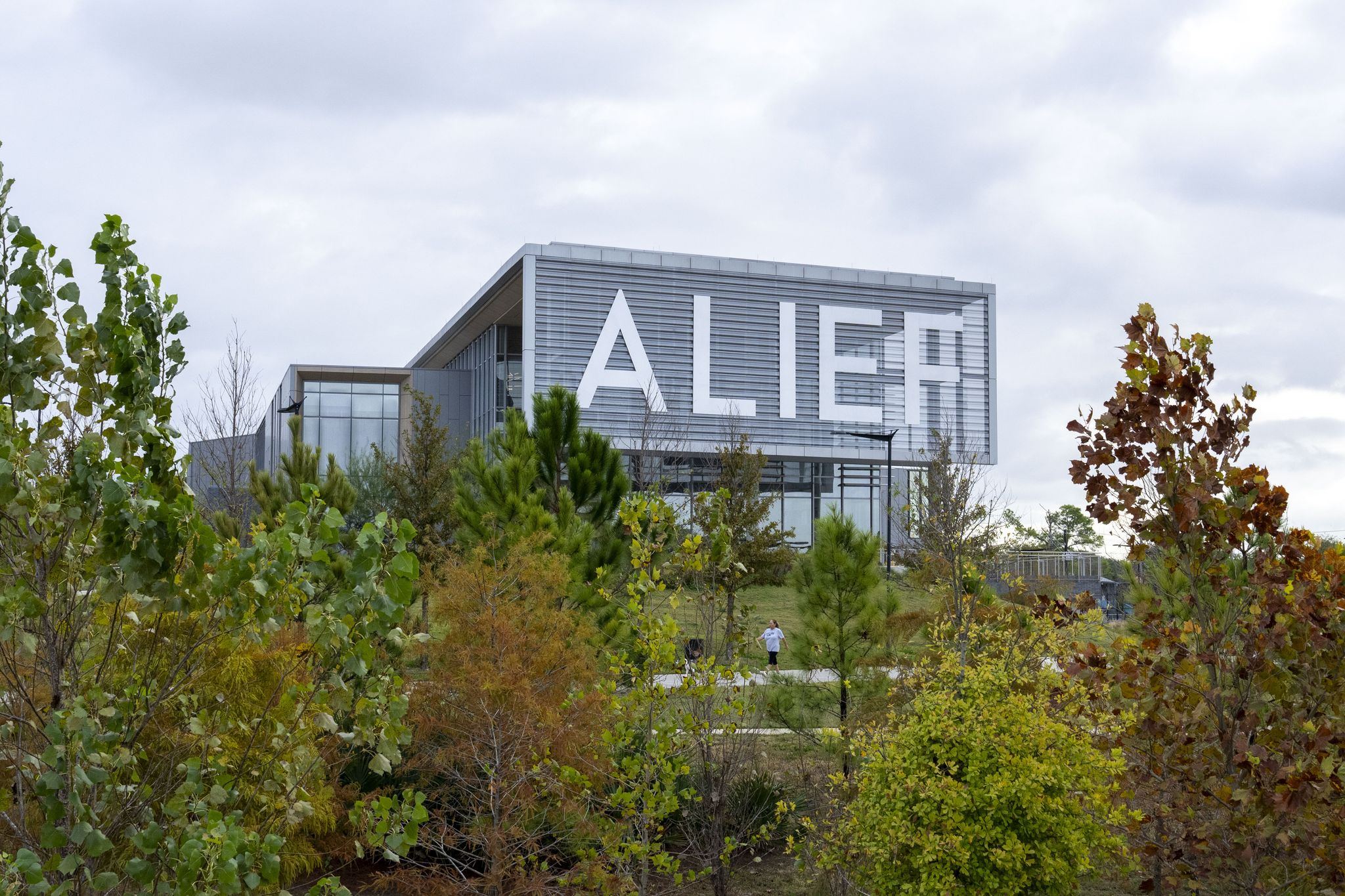 Texas A&M bonfire collapse 25 years later: Aggie community remembers