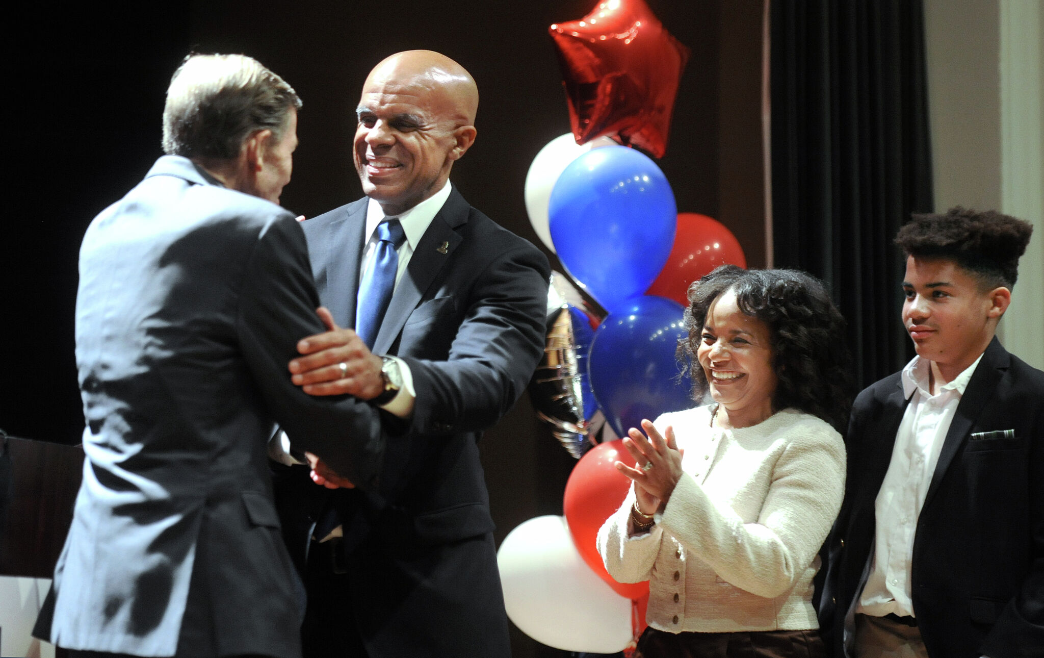 Democrat Kevin Christie sworn in as Westport's new first selectman