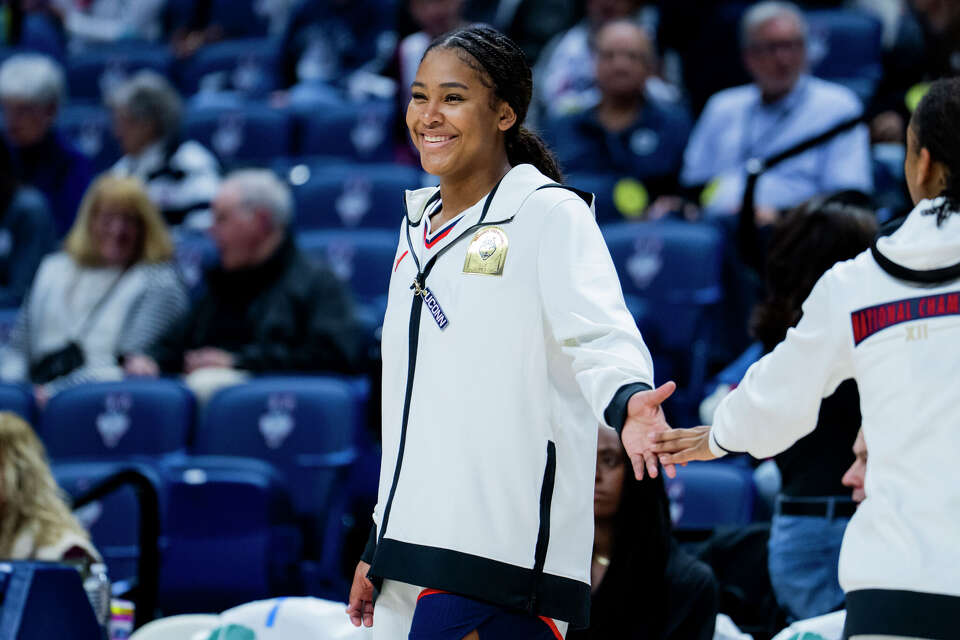Why UConn sophomore Sarah Strong is better this season