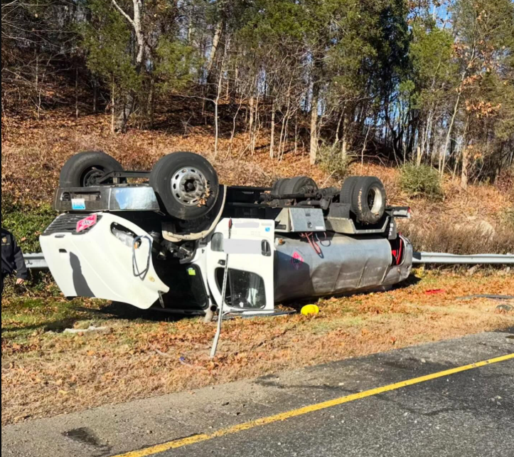 CSP: 1 hurt in Groton after truck hauling oil overturns on I-95
