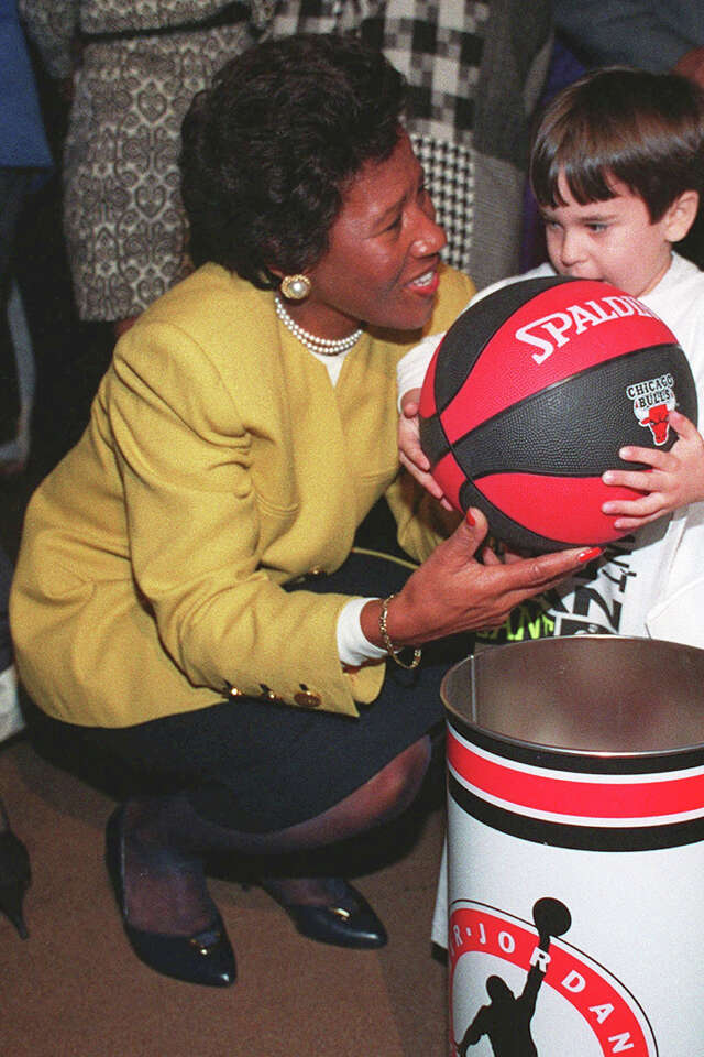 Michael Jordan donates $10M to North Carolina medical center in honor ...