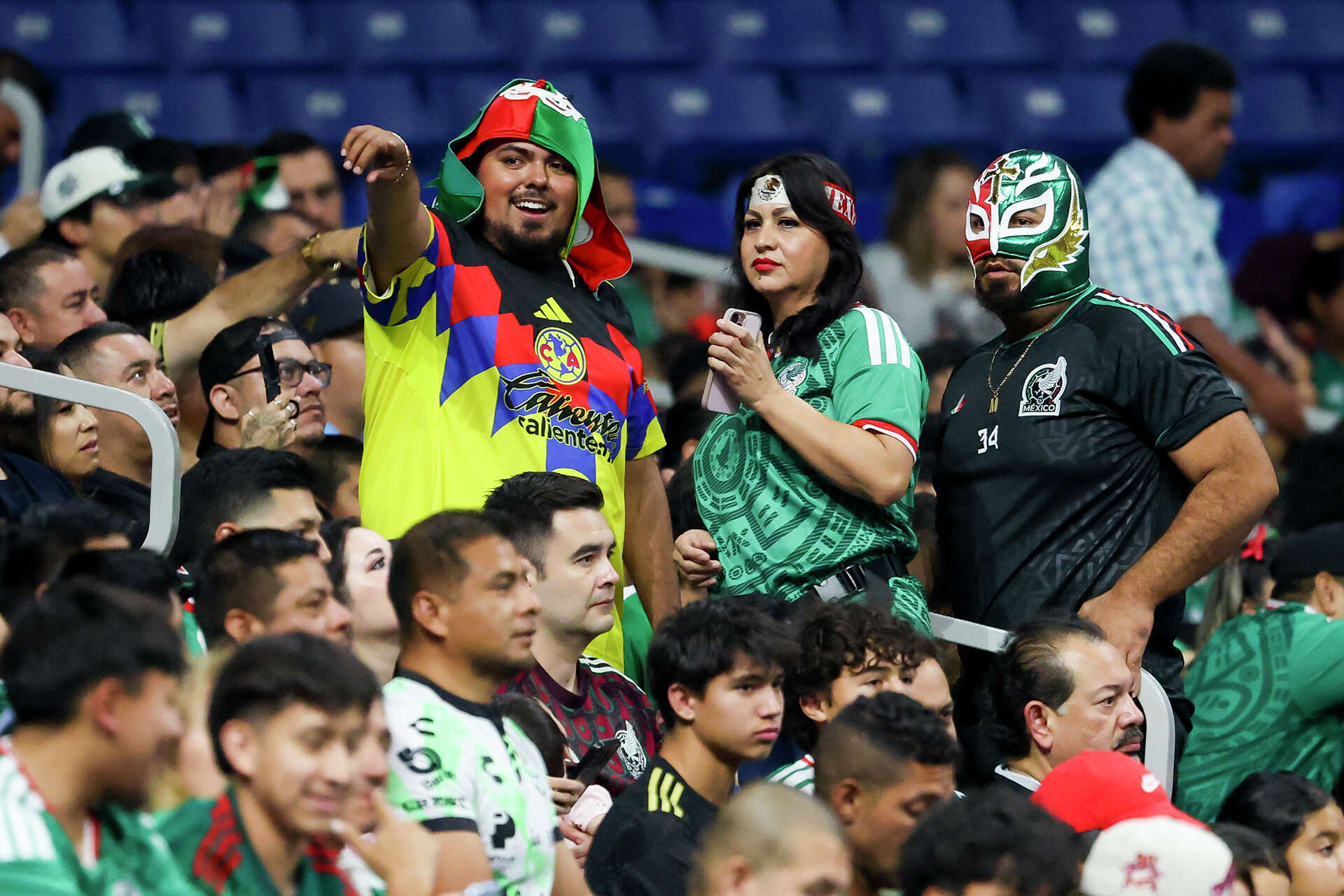 Mexico continues slump with loss to Paraguay at the Alamodome