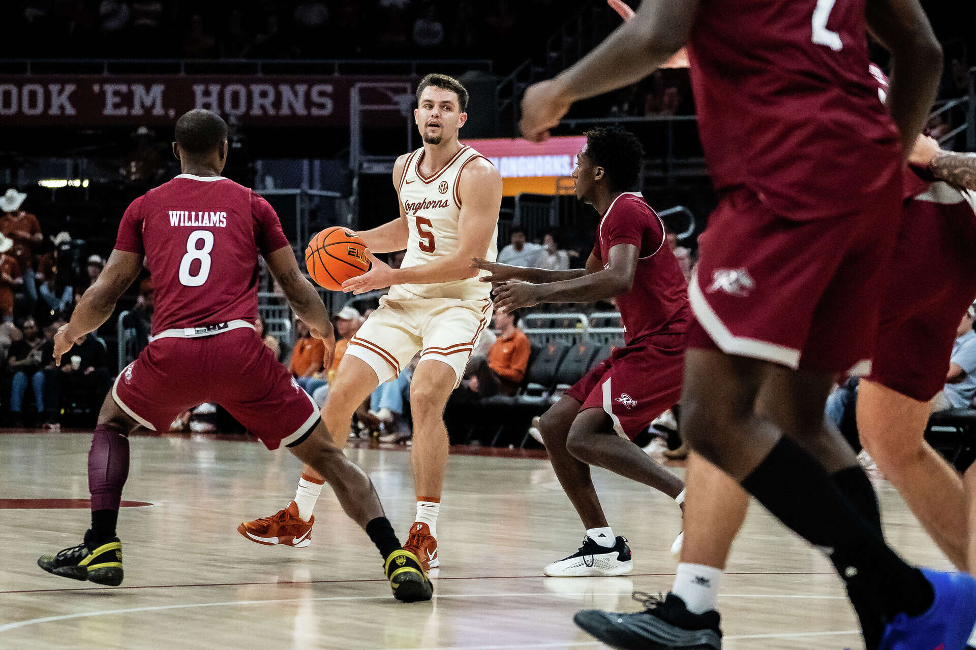 Texas basketball vs Rider game score: Longhorns win again Tuesday