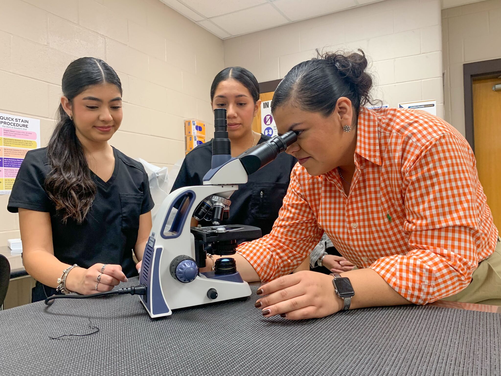 Vet program trains South Texas students to fill local care shortage