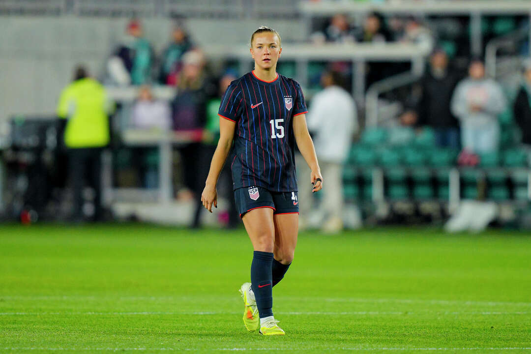 USWNT calls up Claire Hutton as coach Emma Hayes praises her growth