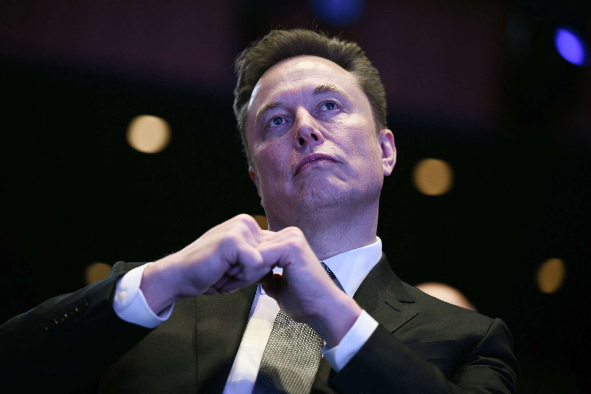 Elon Musk dines with Saudi crown prince, announces new data center