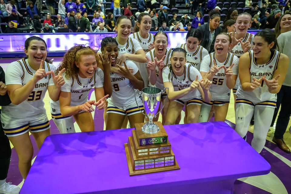 UAlbany basketball routs Siena to regain women's Albany Cup