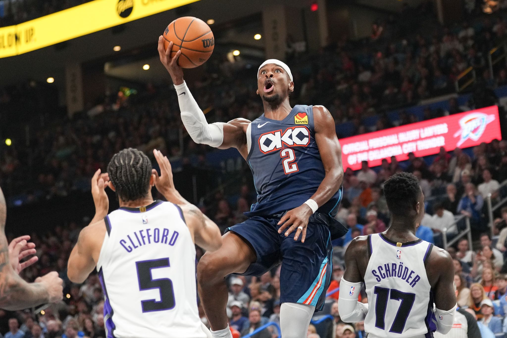 Gilgeous-Alexander scores 33 points, Thunder beat Kings to improve to 15-1