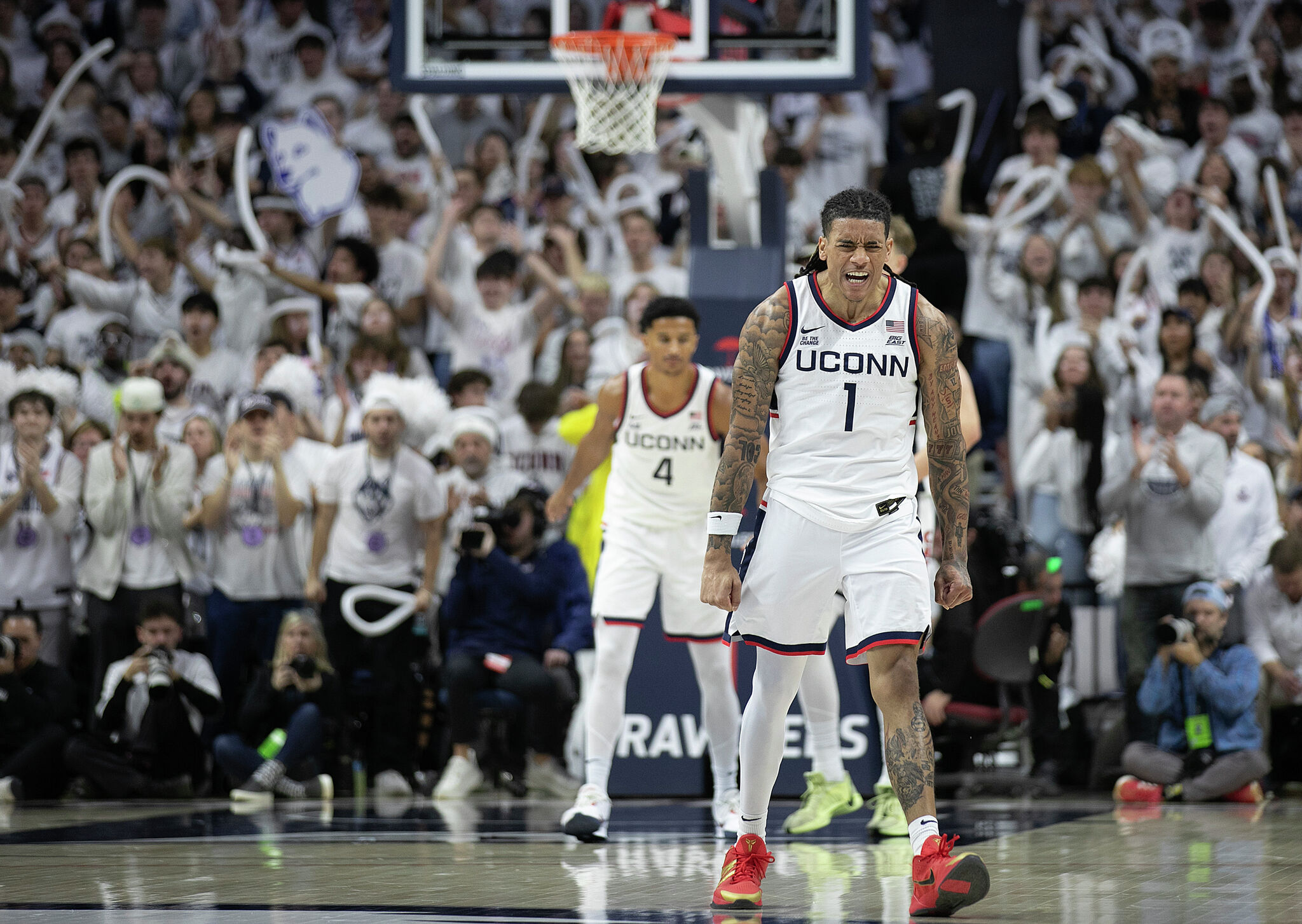 How to watch No. 5 UConn vs. No. 13 Illinois: Time, TV