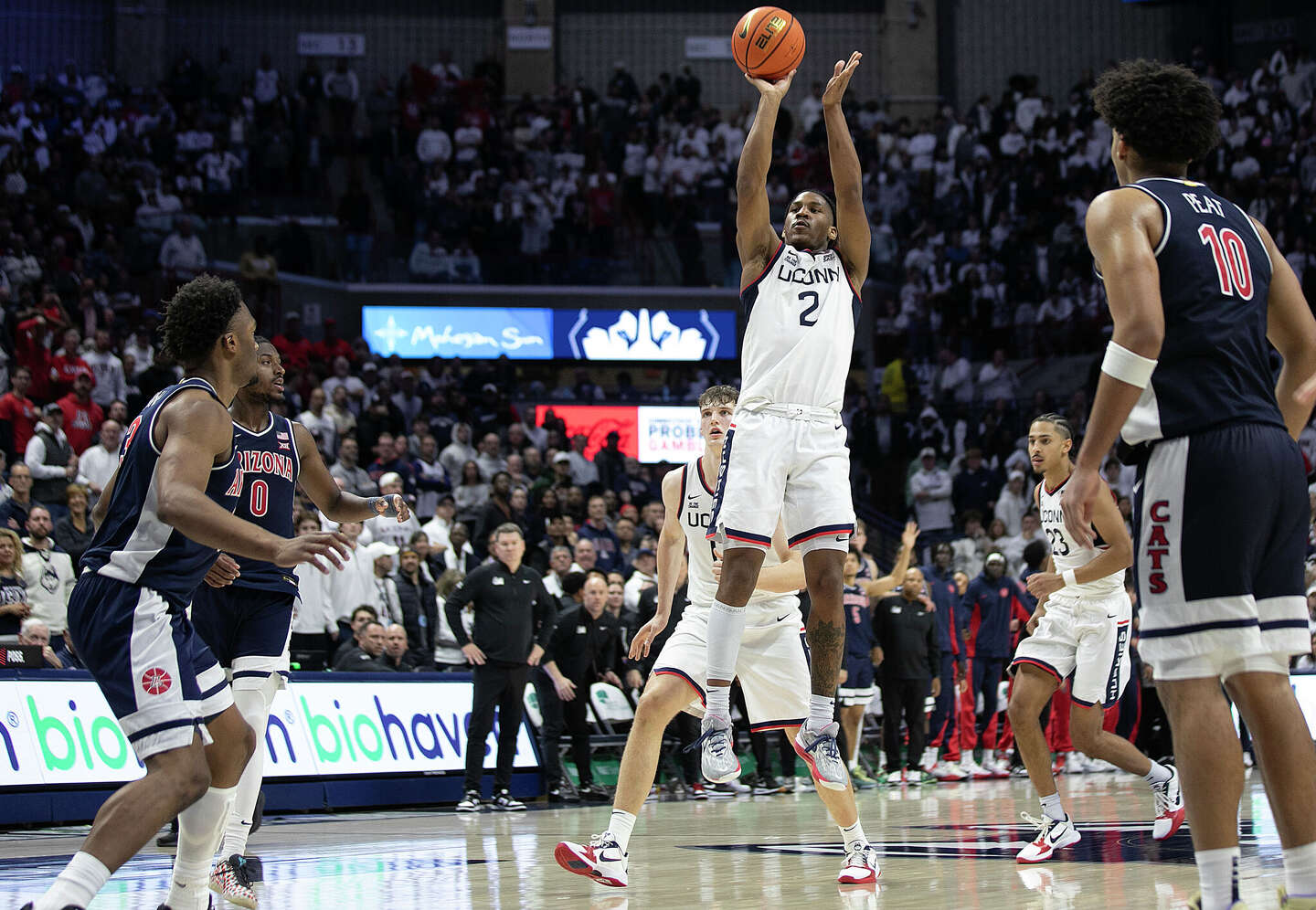 UConn men move up spot on David Borges' AP Top 25 ballot