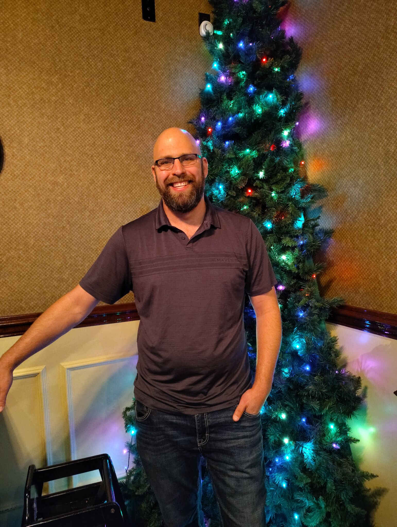 Santa visits Alex’s Railside; donate cans and get half-off kids' meals