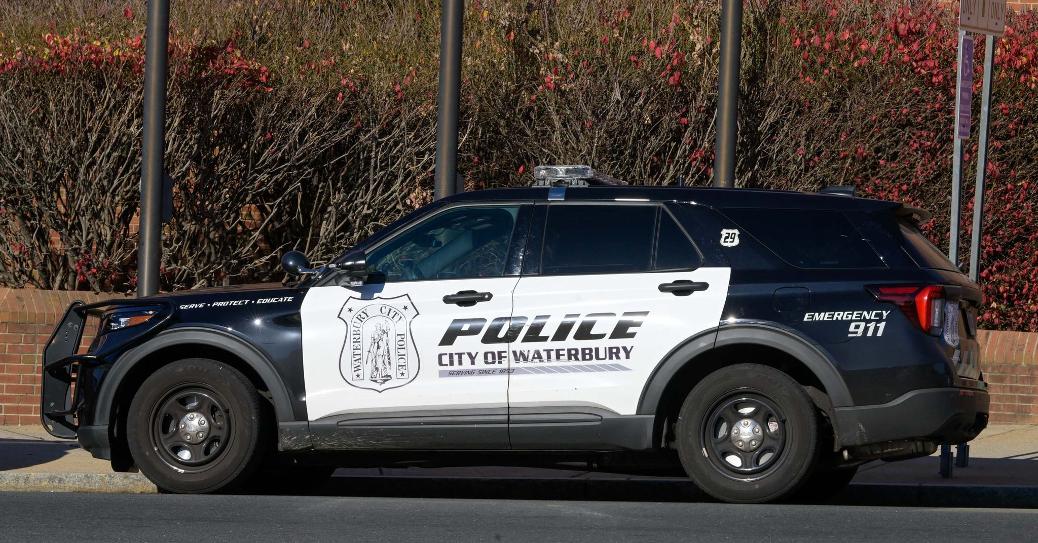 Hamden man seriously injured in Waterbury motorcycle crash, police say