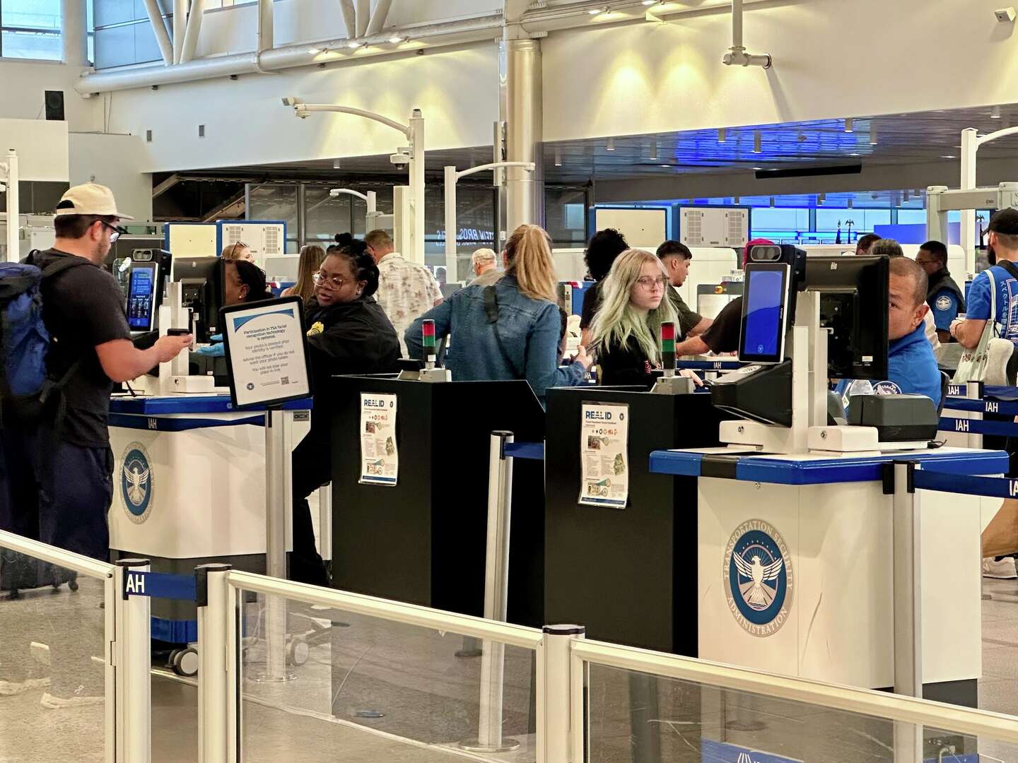 IAH TSA wait times in Terminals A and E affected by changes, shutdown