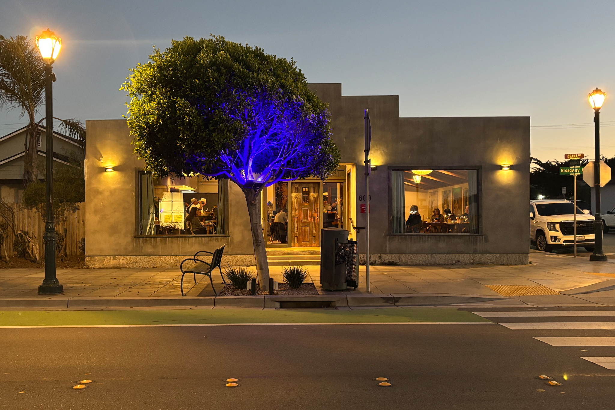 Young chef with Michelin resume brings restaurant to California town