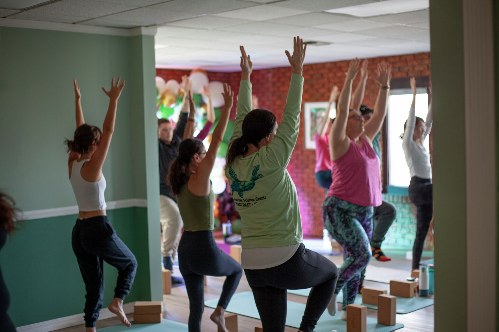 US retail sales rose slightly in September, adding to months of big gains