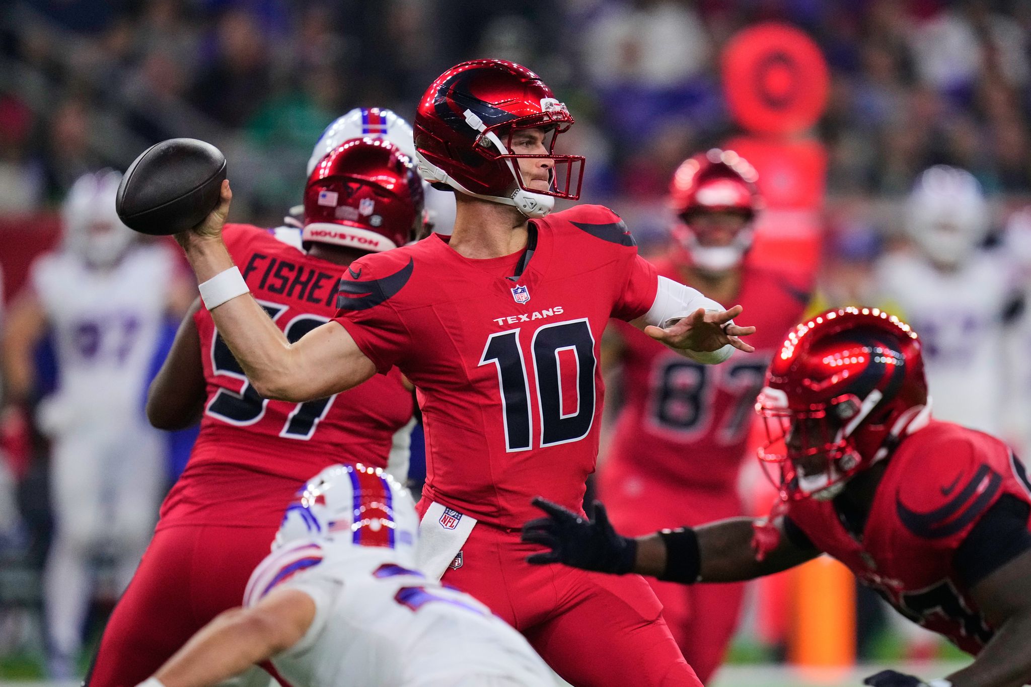 Referee Adrian Hill leaves Bills-Texans game with leg injury