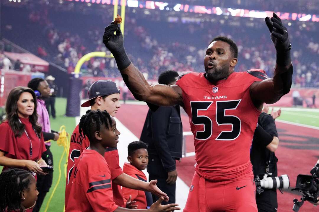 How has Texans' Danielle Hunter done against Aaron Rodgers in past?