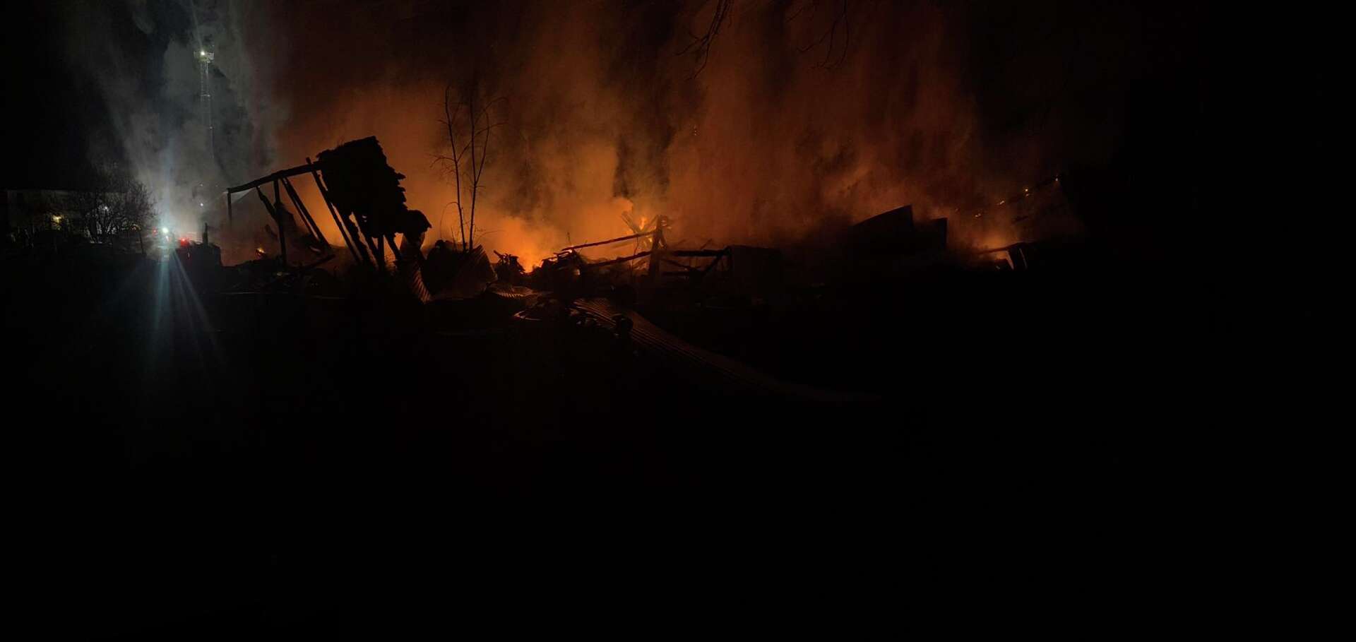 Crews battle East Windsor barn fire on North Road, officials say