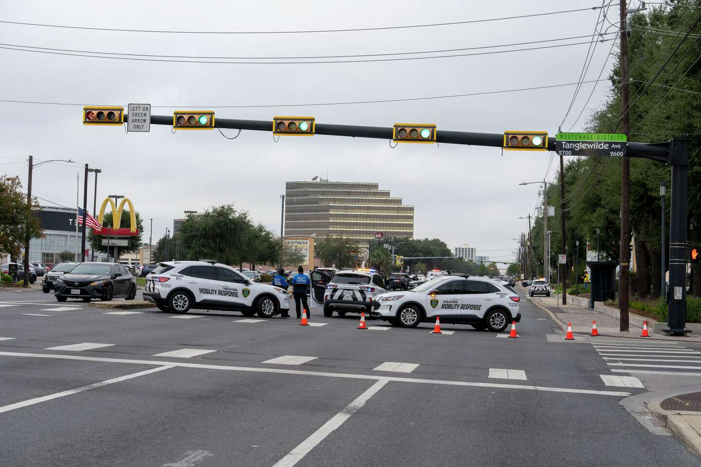 Houston police investigate fatal auto-pedestrian crash on Westheimer