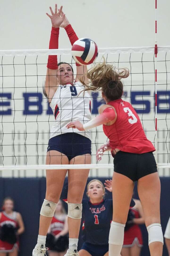 High school volleyball: Wimberley falls in Class 4A DII state final