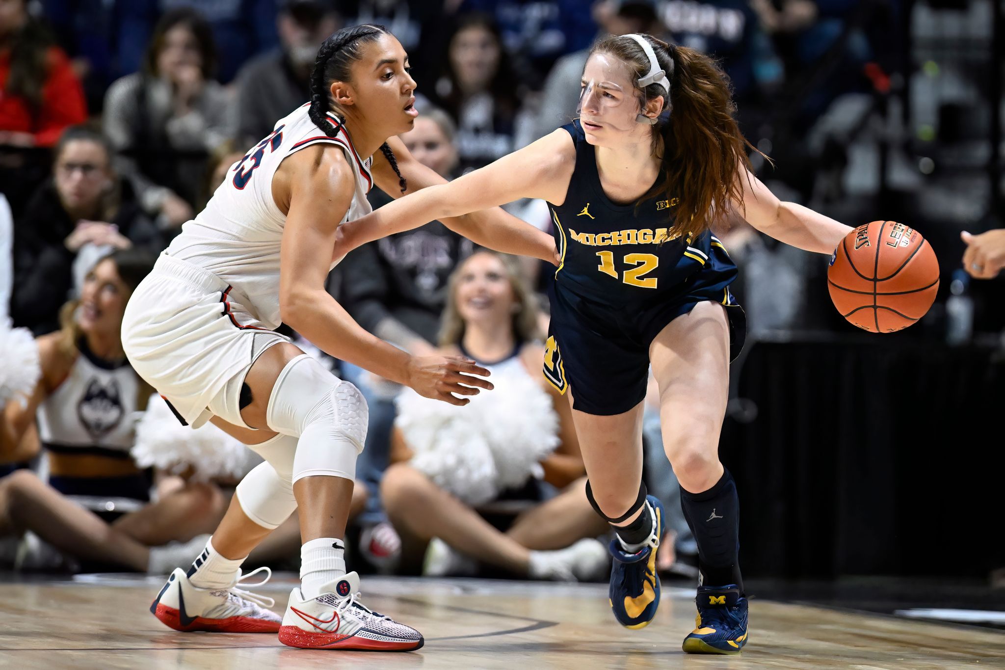 Azzi Fudd scores 31 points to help No. 1 UConn top No. 6 Michigan 72-69
