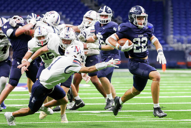 Smithson Valley football blanks CC Veterans Memorial in playoffs