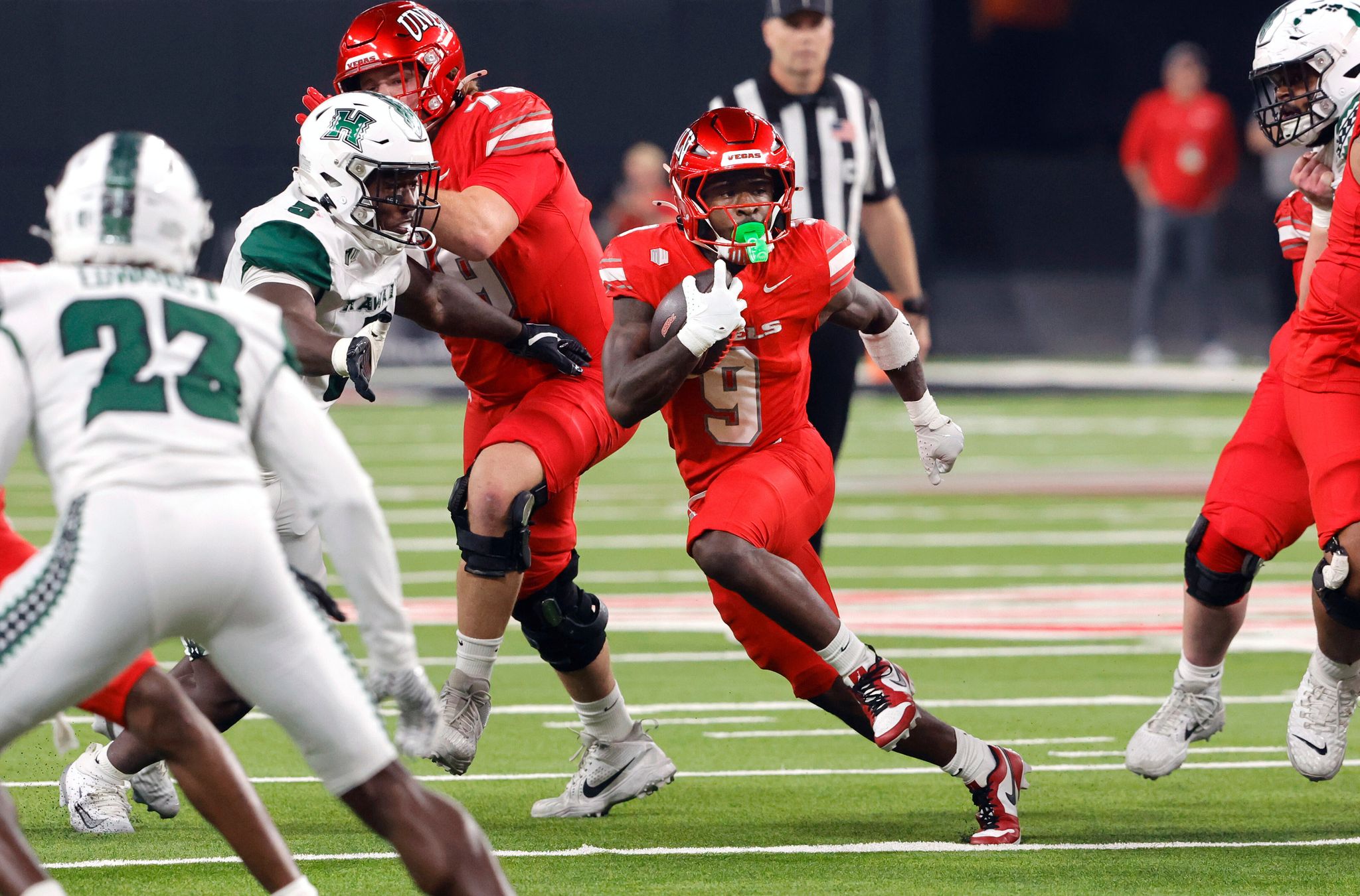 Anthony Colandrea throws 3 TD passes to lead UNLV to 38-10 victory over ...