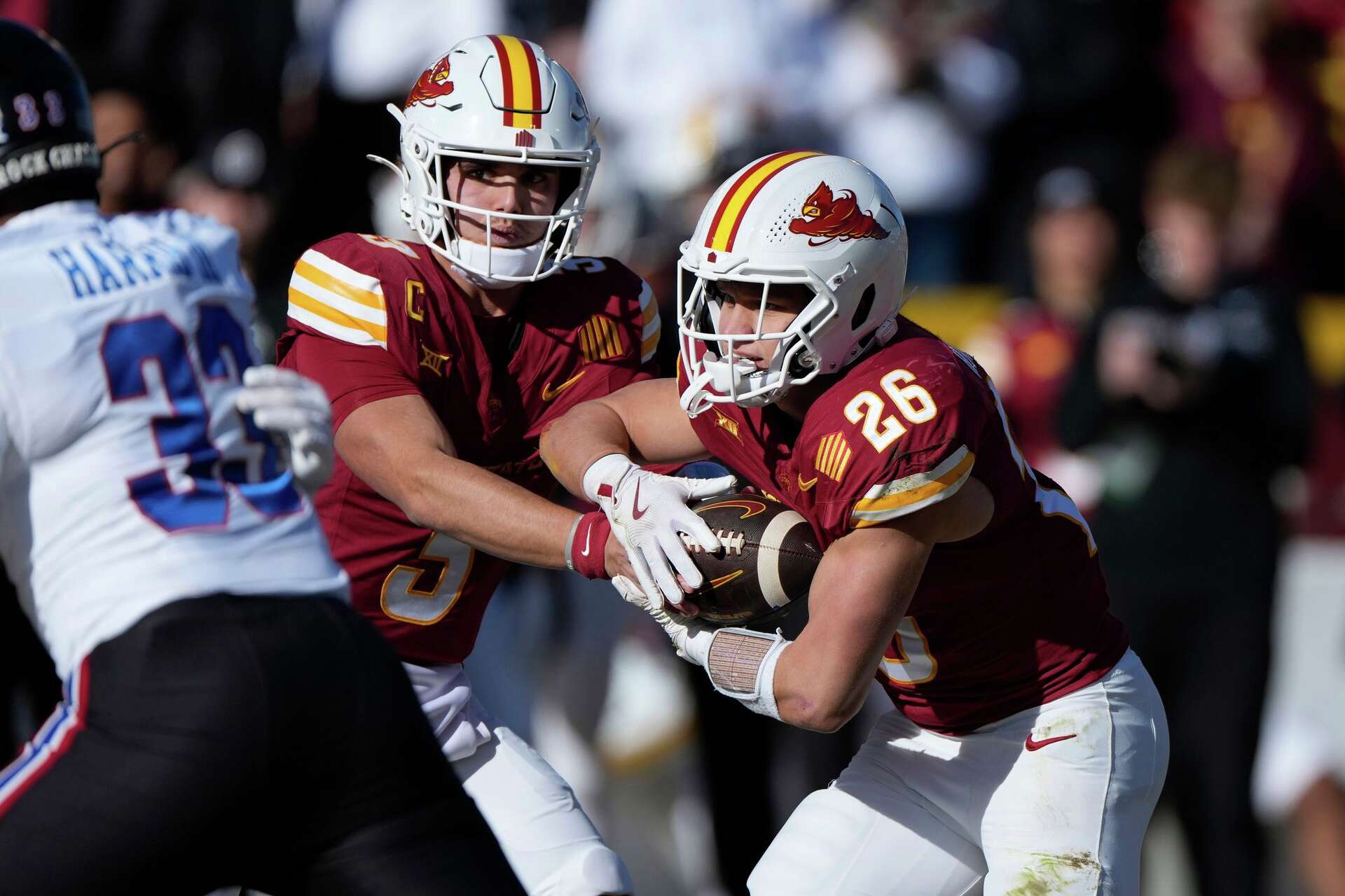 Rocco Becht throws for 3 TDs and Iowa State snaps 3-game skid against ...