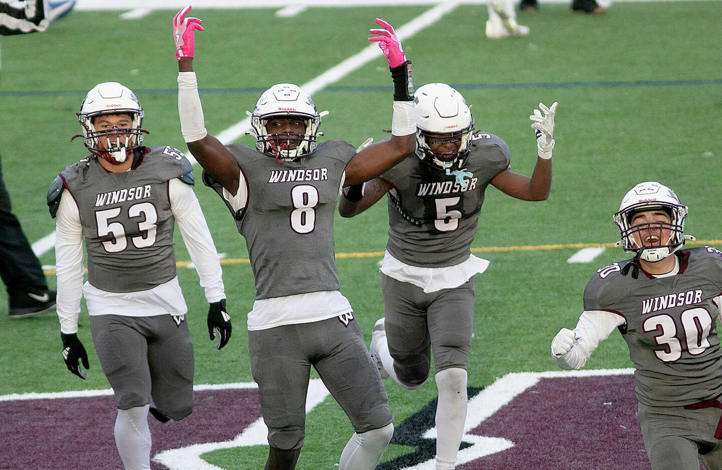 Windsor football blows out Bloomfield, gains momentum for playoffs