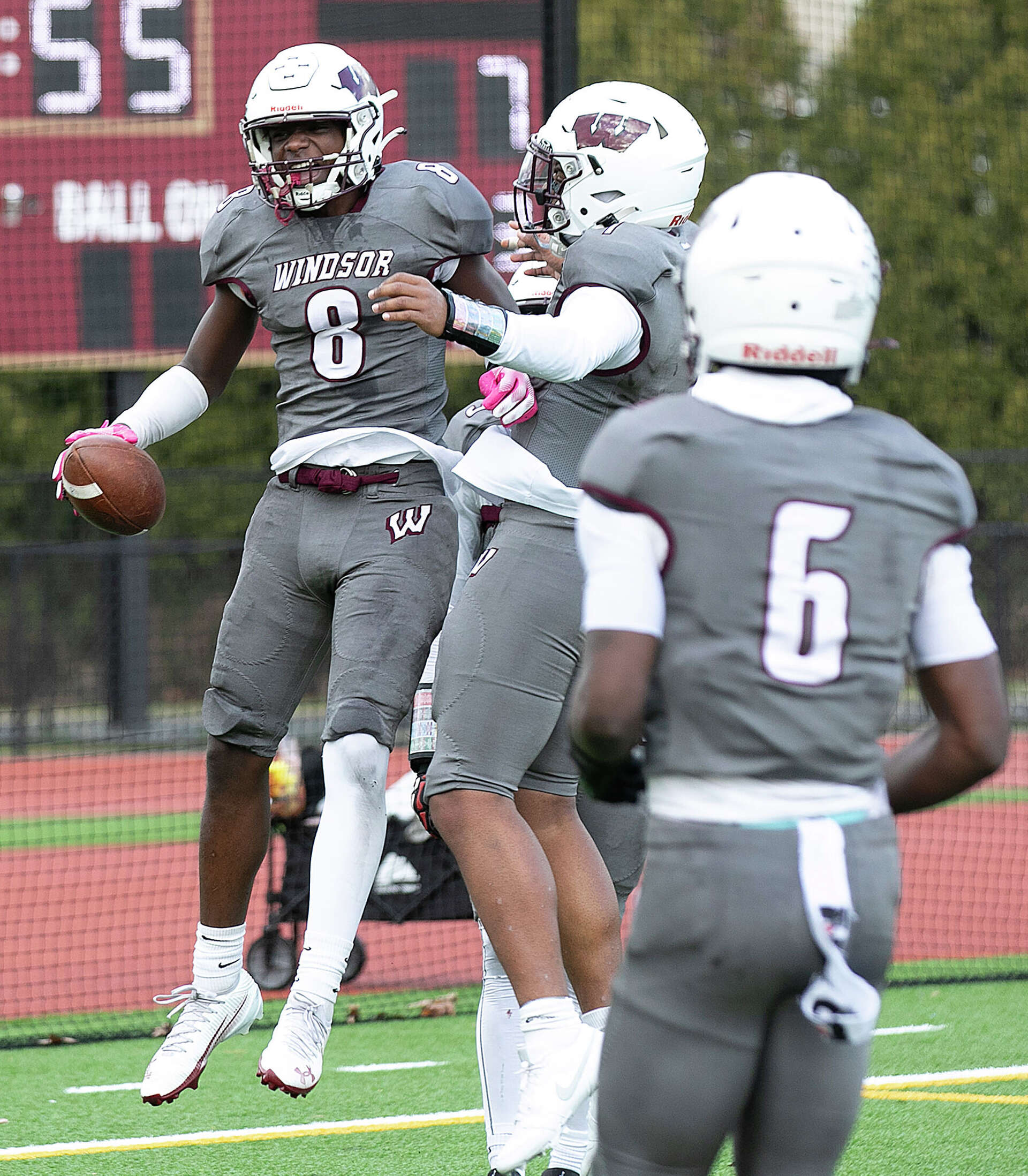 Windsor football blows out Bloomfield, gains momentum for playoffs