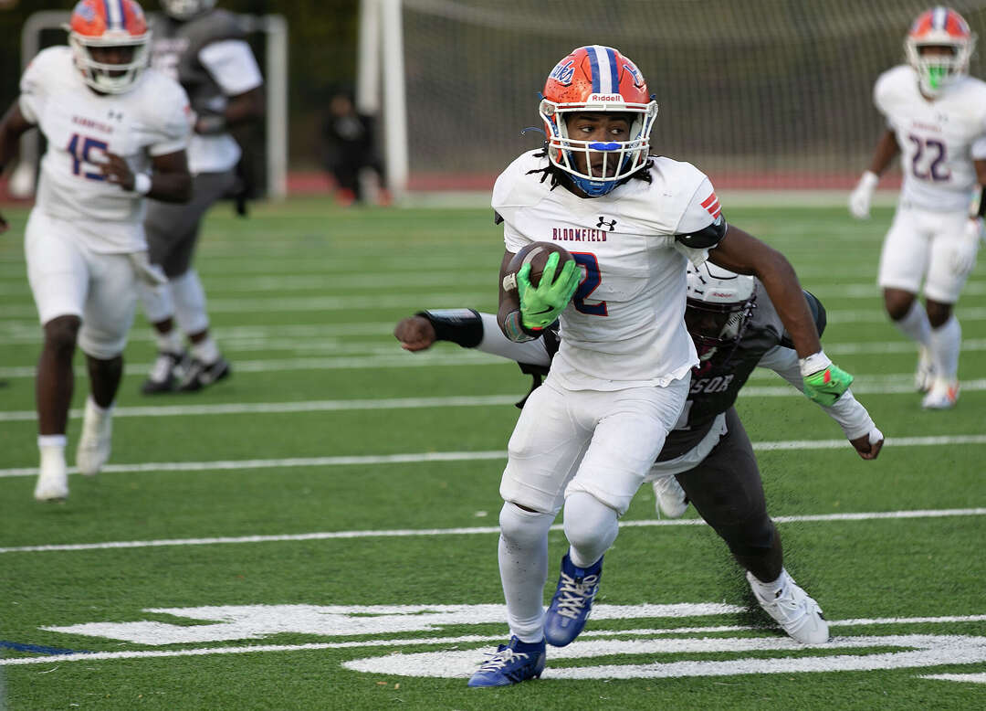 Windsor football blows out Bloomfield, gains momentum for playoffs