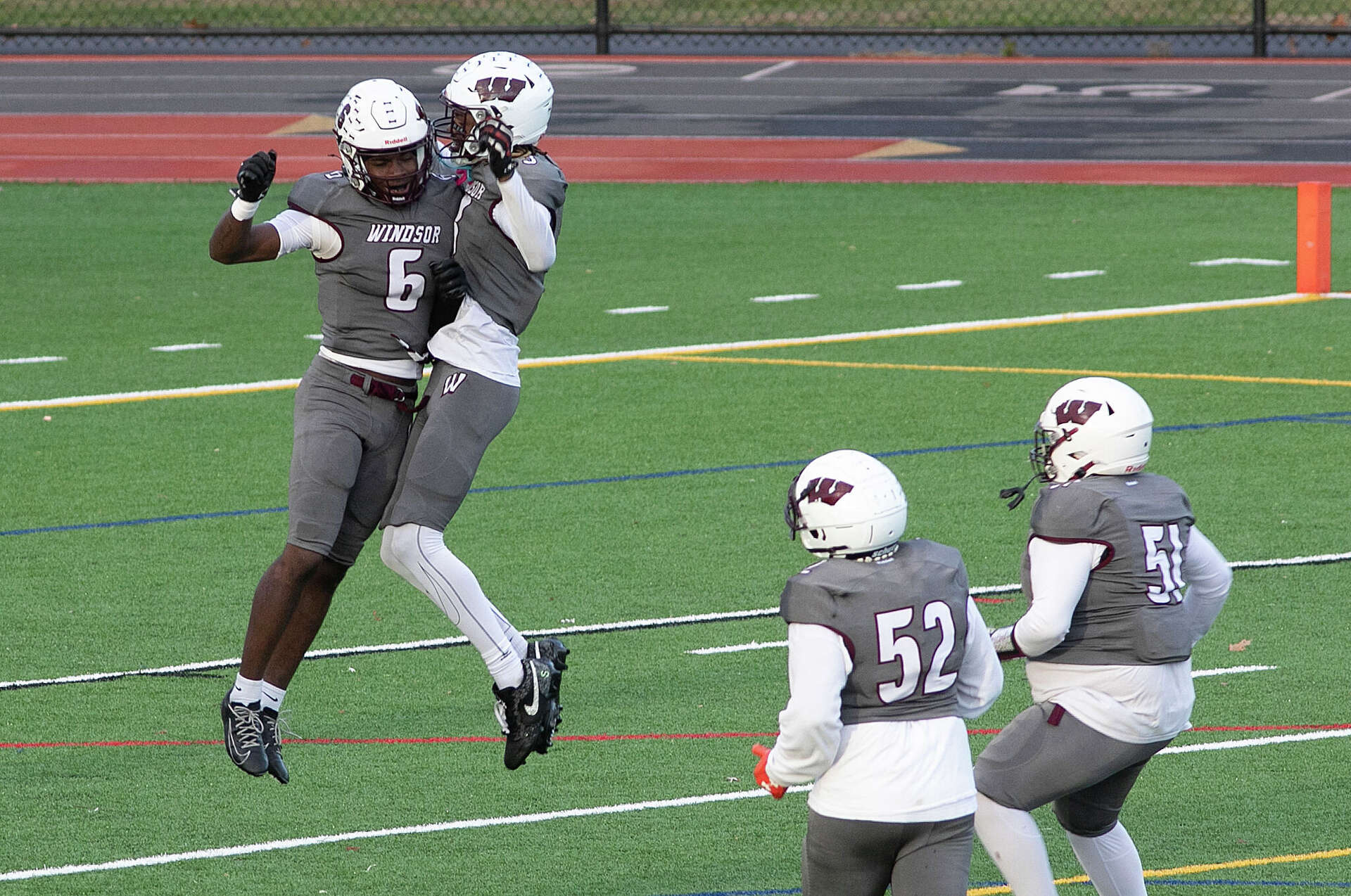 Windsor football blows out Bloomfield, gains momentum for playoffs