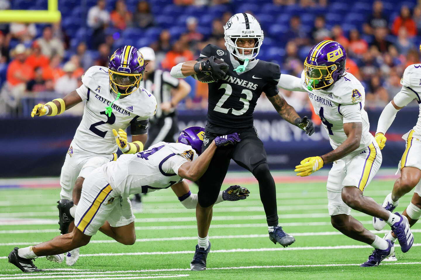 UTSA's Jeff Traylor reloads through transfer portal window