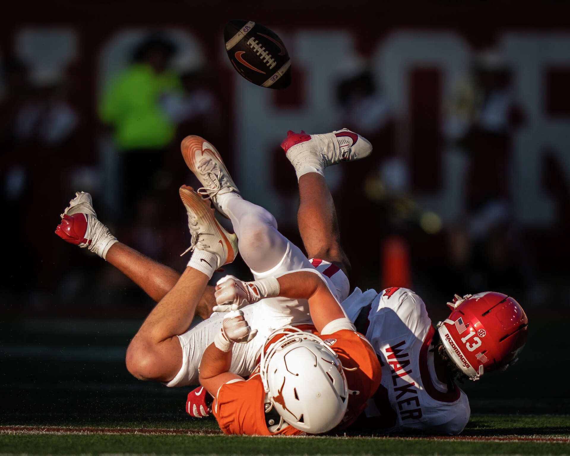 Arch Manning catches touchdown pass in Texas vs Arkansas
