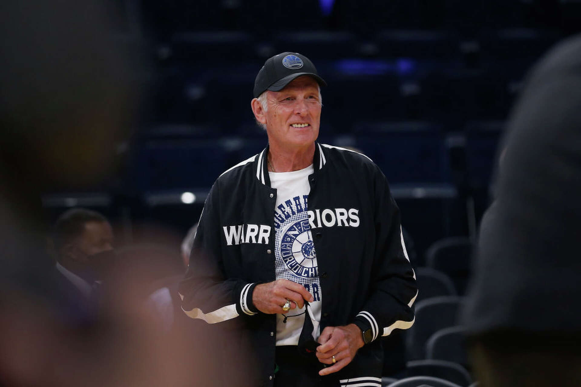 Warriors legend Rick Barry awkwardly chides team broadcaster on air