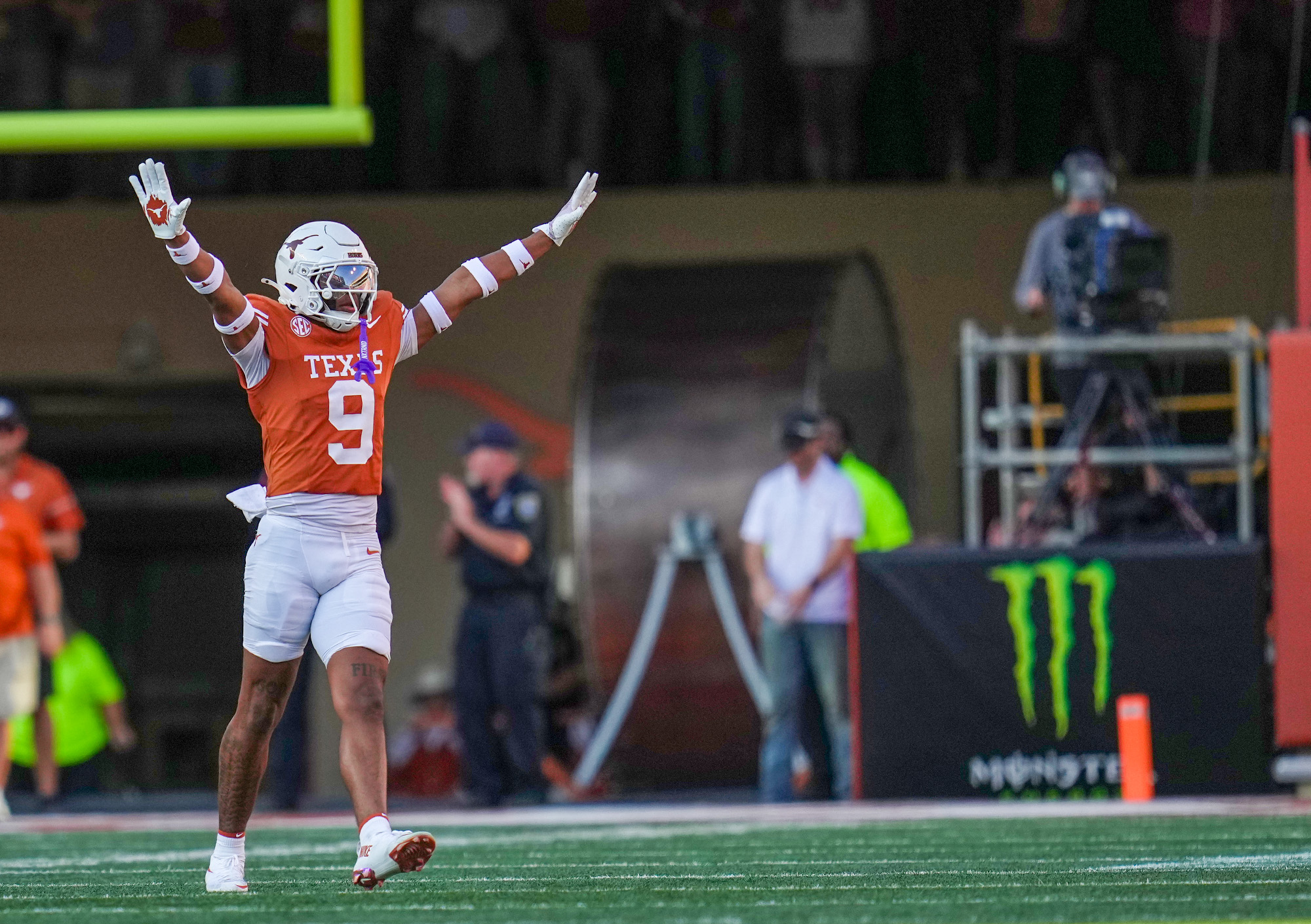 Texas football fans react to big win over Arkansas Razorbacks
