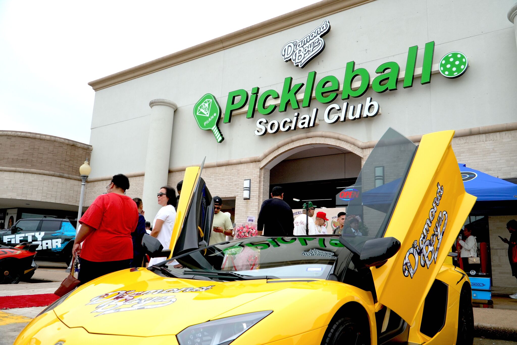 Johnny Dang Jr., son of Houston jeweler, opens pickleball social club